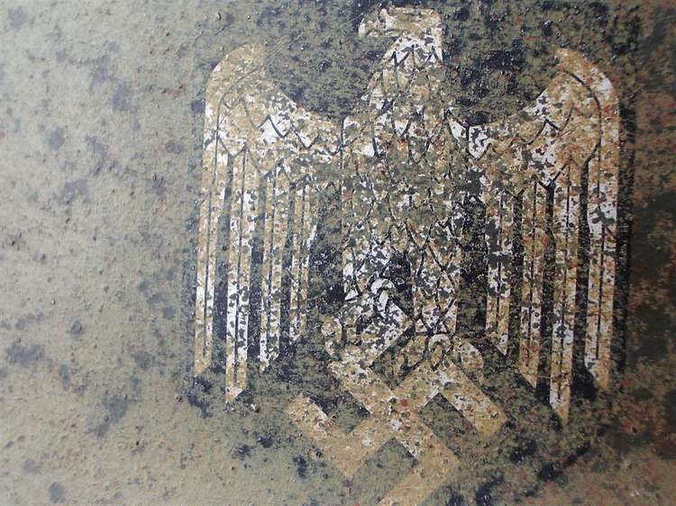Fake decals – German Helmet Vault